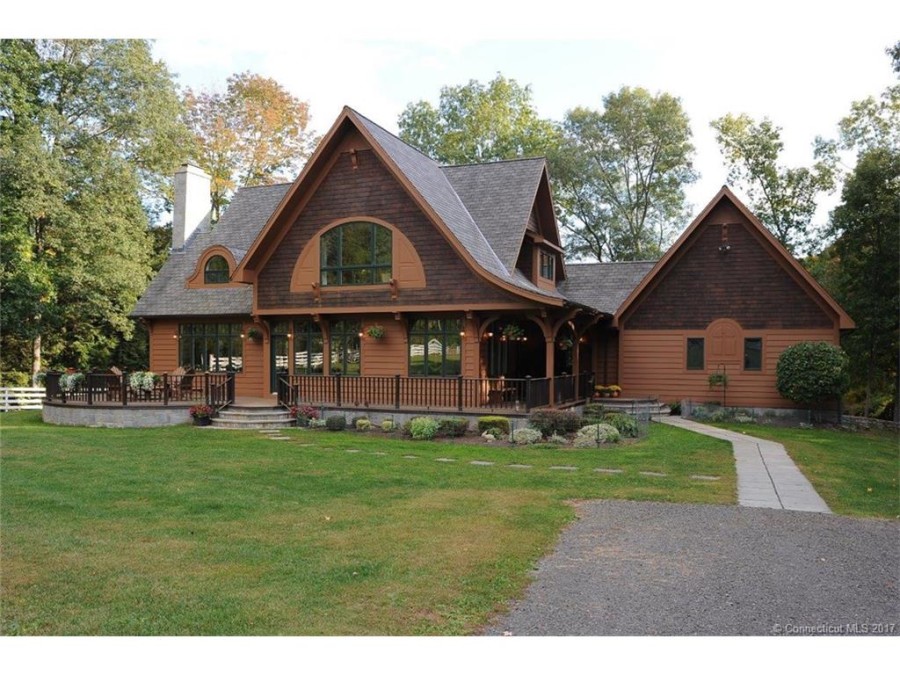 Fantasy Farm Thursday: The Big Red Barn of Your Dreams | HORSE NATION